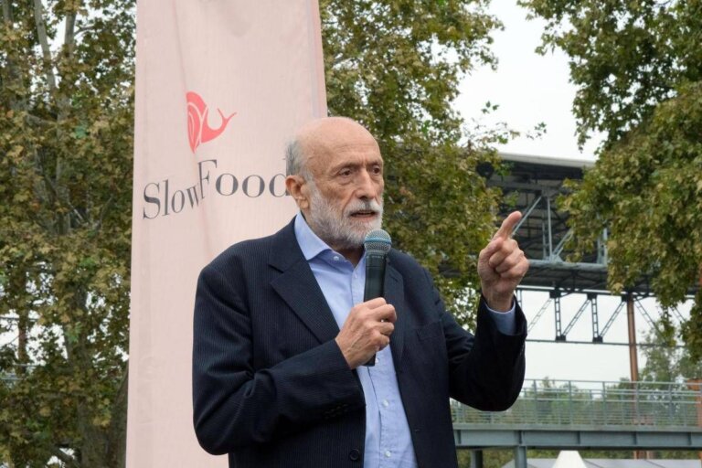 Morto il fondatore di Slow Food, Carlo Petrini. Cordoglio anche in ...